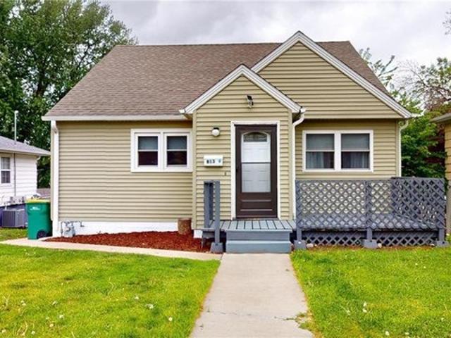 813 Pillsbury Ave, Albert Lea, MN 56007