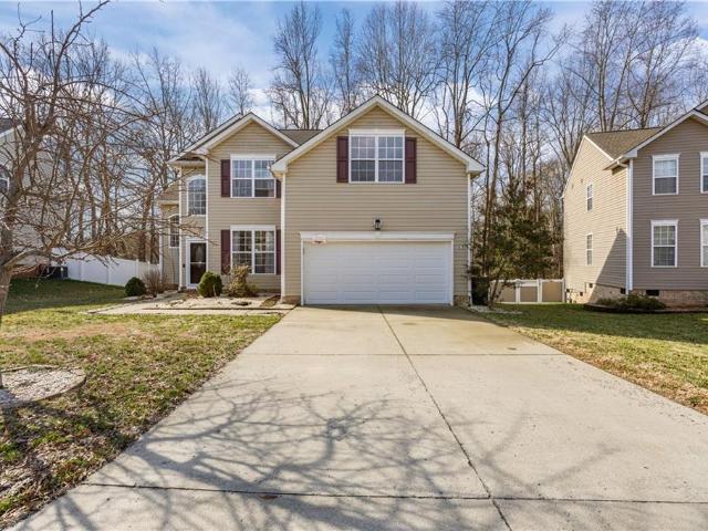 813 Queensbury LN