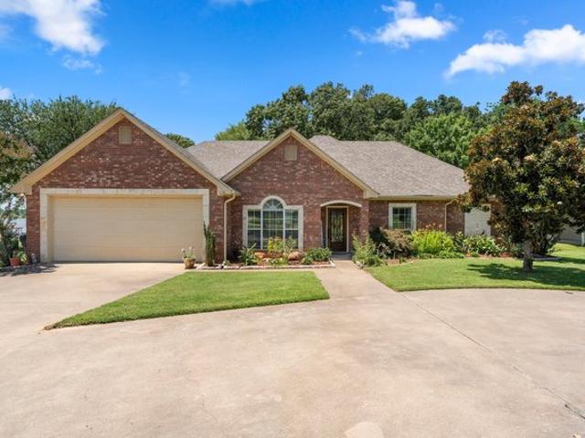 813 Rs County Road 3346, Emory, TX 75440