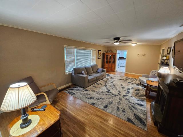 813 W 4th Street