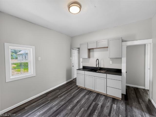 813 W 17th Street