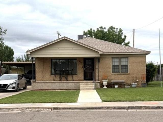 813 W Mann Ave, Artesia, NM 88210