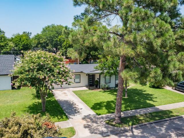 813 Travis Street