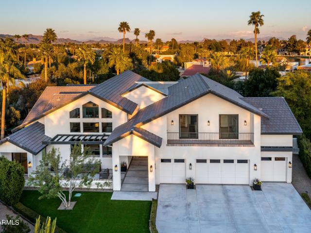 8144 e del barquero drive