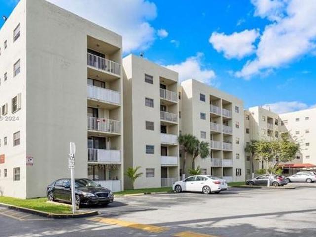 8145 NW 7th St #414, Miami, FL 33126