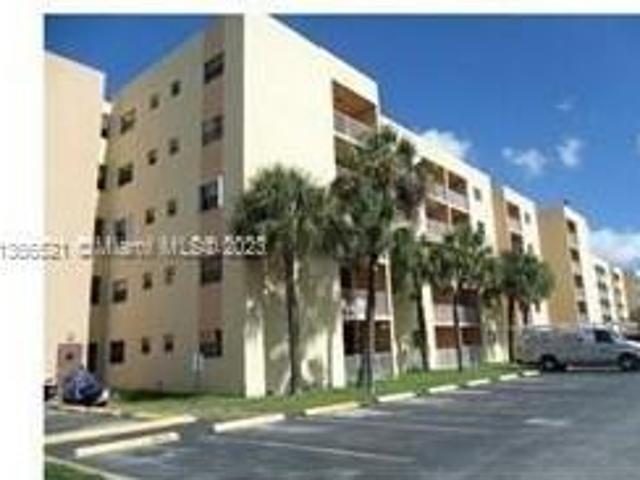 8145 7th St NW #404, Miami, FL 33126
