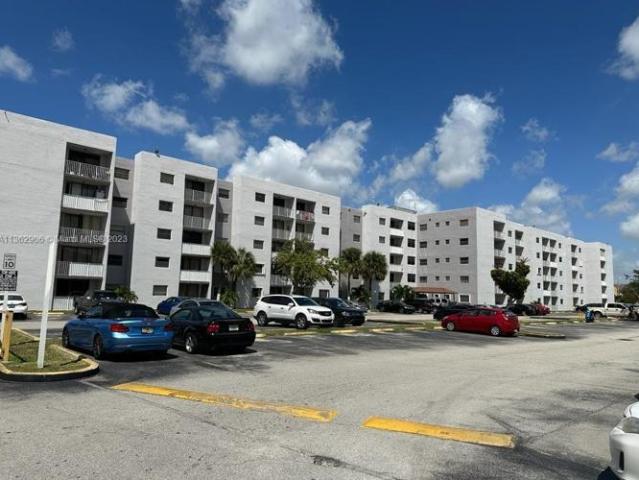 8145 7th St NW #506, Miami, FL 33126