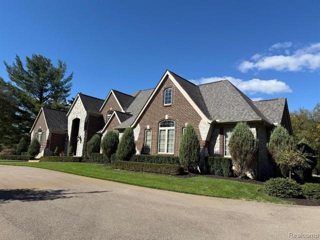 8146 Cotswold Lane