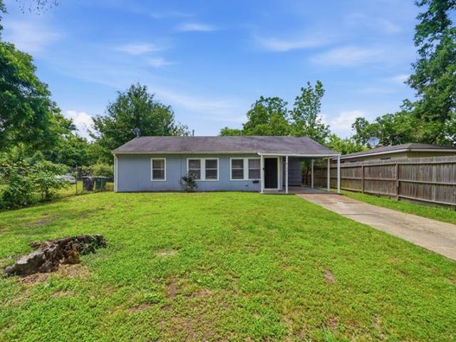 8146 Panay Dr, Houston, TX 77033