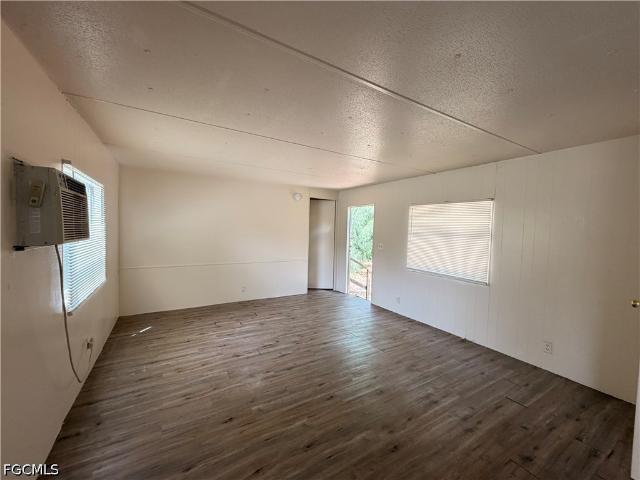 8146 Tolles Dr, North Fort Myers, FL 33917 | MLS #2026016