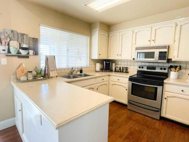8147 N Cedar Ave 222, Fresno, CA 93720