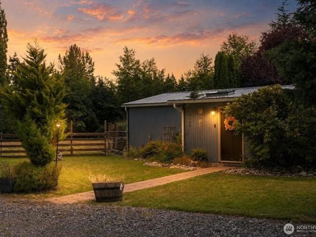8148 James Tree Ln, Blaine, WA 98230