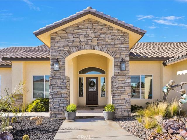 8140 Heartland Cir, Oak Hills, CA 92344 | MLS #HD26101