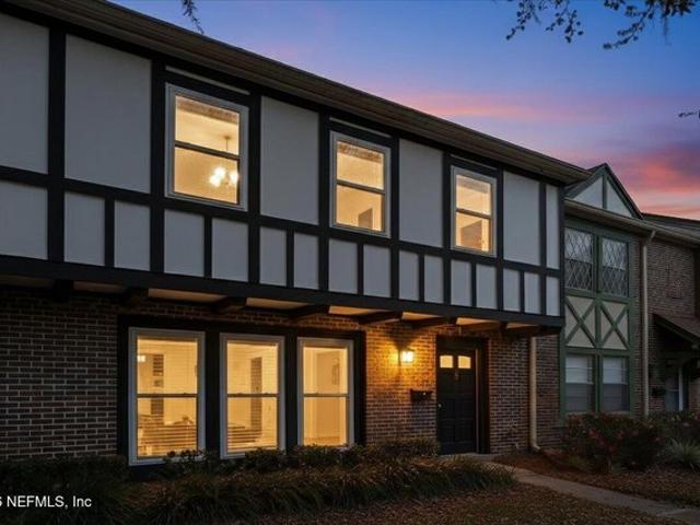 8140 Sutton Pl E, Jacksonville, FL 32217