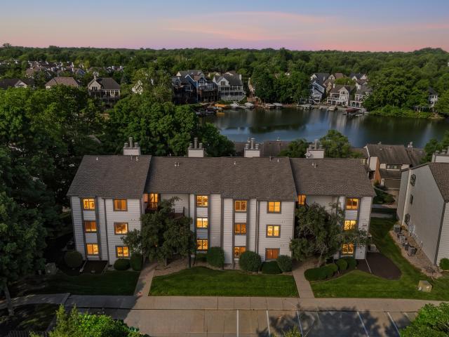 8140 Shorewalk Drive # Unit B