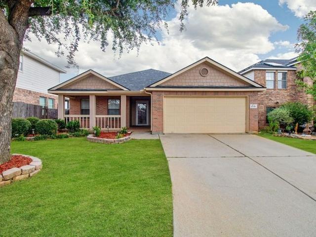8141 Plateau Dr, Fort Worth, TX 76120