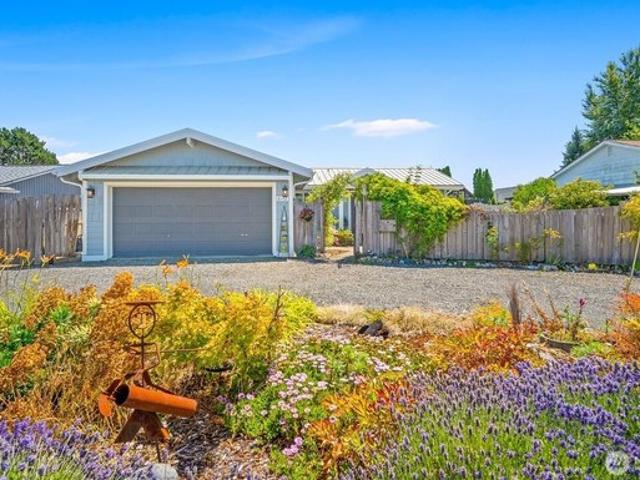 8142 Cowichan Rd, Blaine, WA 98230