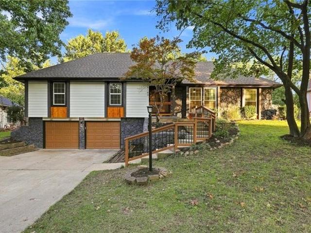 8143 NW Beaman St, Kansas City, MO 64151