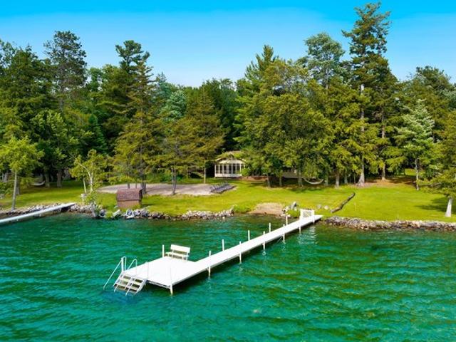 8143 Drake Ln, Williamsburg, MI 49690