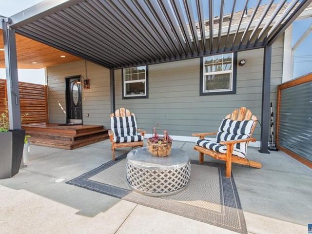 814 1/2 Caroline St, Port Angeles, WA 98362