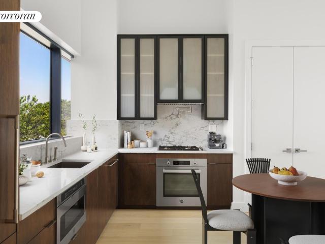814 5th Avenue, Brooklyn, NY
