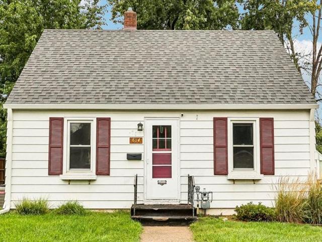 814 8th Ave SW, Faribault, MN 55021