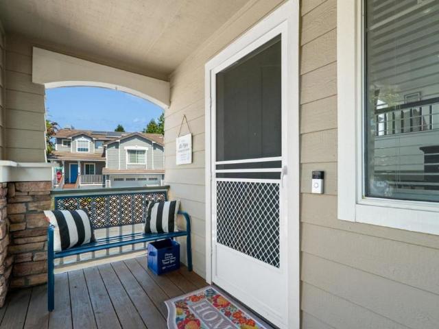 814 Coast Range Drive