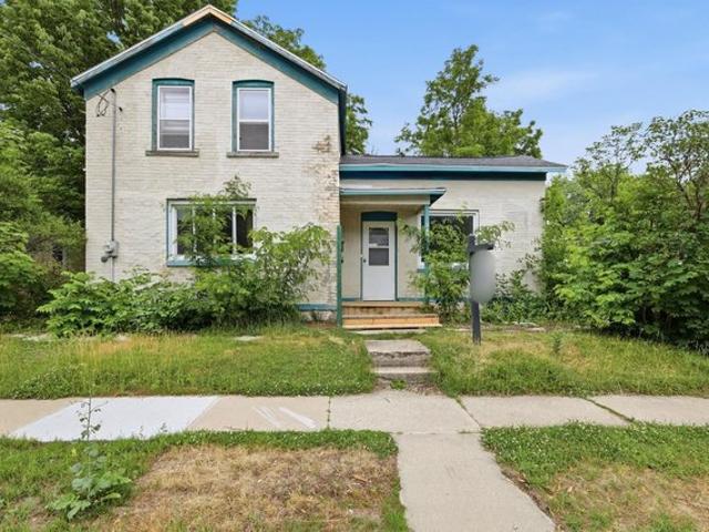 814 Cole St, Watertown, WI 53094