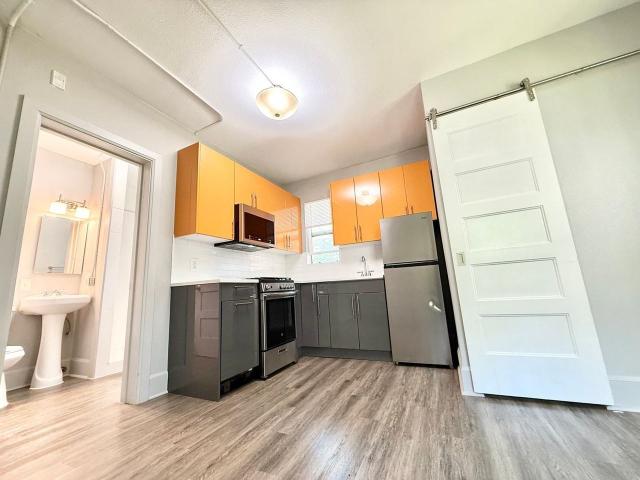 814 Columbia St 1 Bedroom Apartment for Rent at 814 Columbia St, Seattle, WA 98104 First Hill