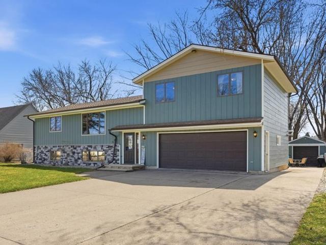 814 Craig Ave SW, Hutchinson, MN 55350
