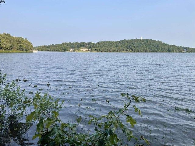 814 and 818 Lynwood Ave, Horseshoe Bend, AR 72512