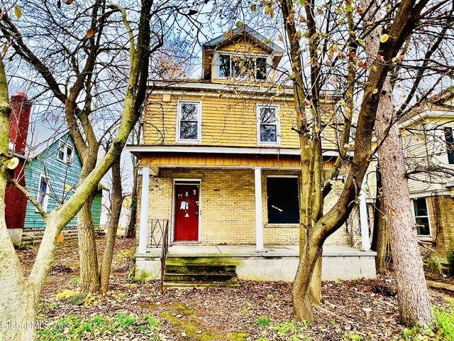 814 Bedford Rd, Schenectady, NY 12308