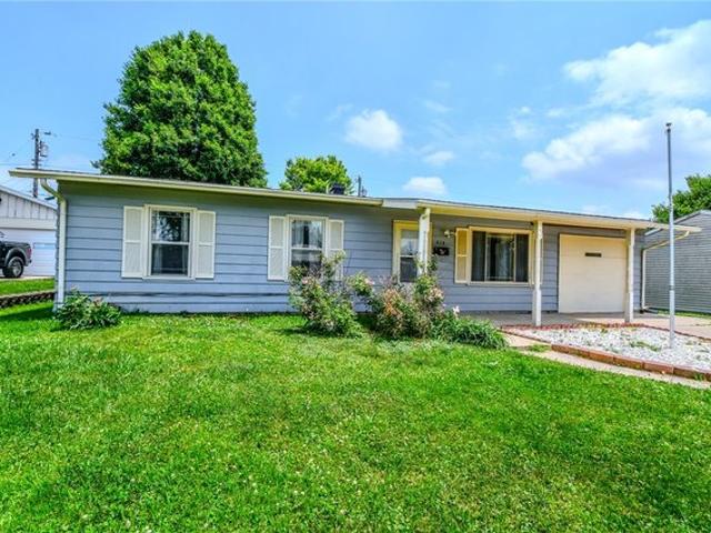 814 Bellows Dr, New Carlisle, OH 45344