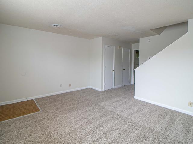 814 Golfview Place #E