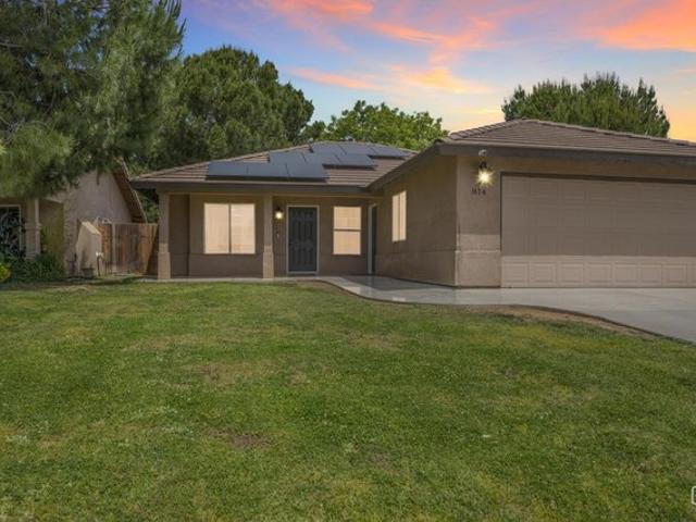 814 Greenwood Meadow Ln, Bakersfield, CA 93308