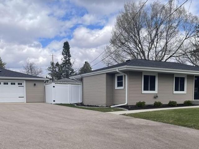 814 E Chicago St, Whitewater, WI 53190
