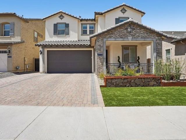 814 E Deer Creek Rd, Phoenix, AZ 85048