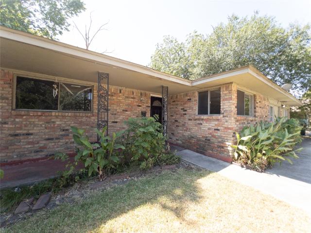 814 Eastlake St, Houston, TX 77034 | MLS #59880 | Compass