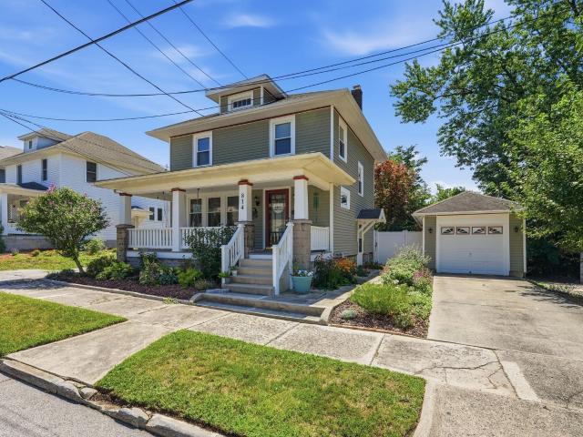 814 Forest Avenue