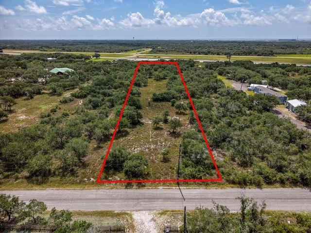 814 Holly Rd, Rockport, TX 78382