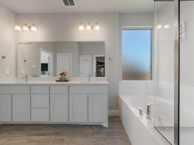 814 Hat Crk Dr, Midlothian, TX 76065 | MLS #21224