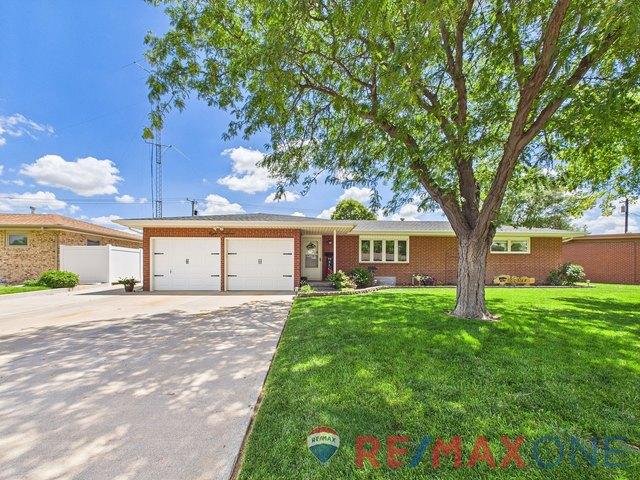 814 J C St, Garden City, KS 67846