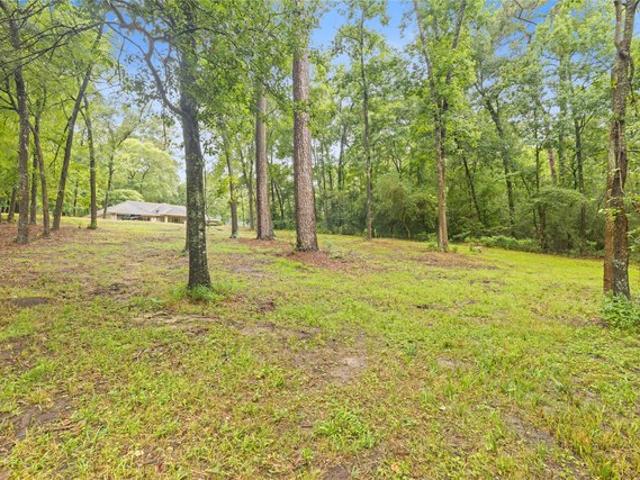 814 Overbrook Dr, Huntsville, TX 77340
