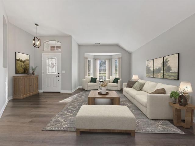 814 Lake Bluff Drive
