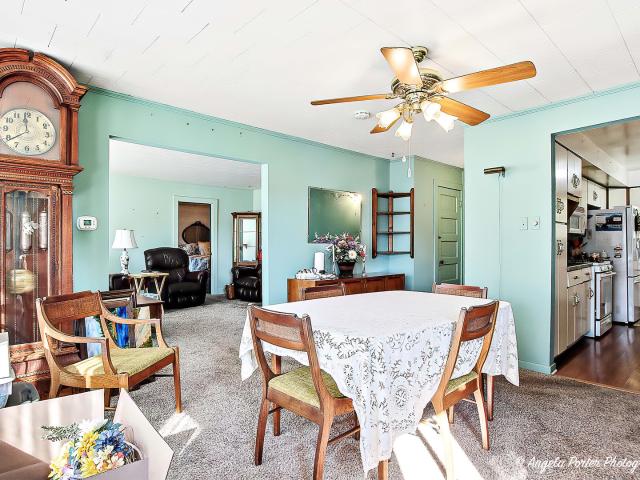 814 N River Road