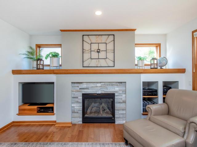 814 New Century Boulevard S