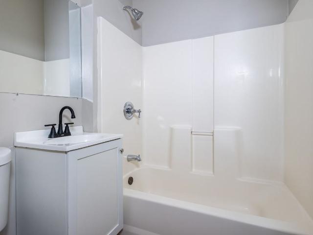 814 S 27th Street 2 Bedroom Apartment for Rent at 814 S 27th St, Omaha, NE 68105 Columbus Park