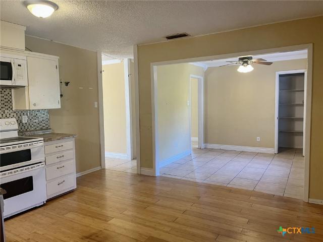 814 S 25th St, Copperas Cove, TX 76522 | MLS #616063