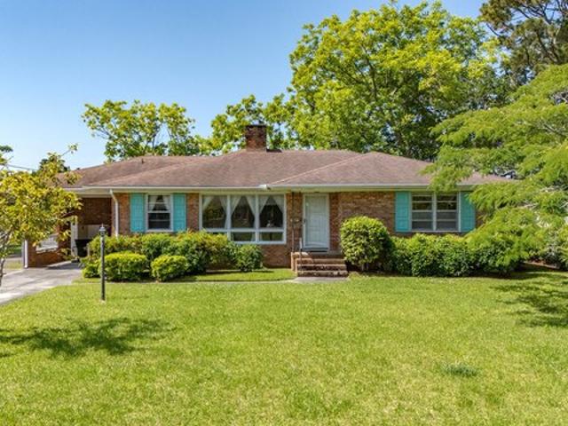 814 S Yaupon Ter, Morehead City, NC 28557