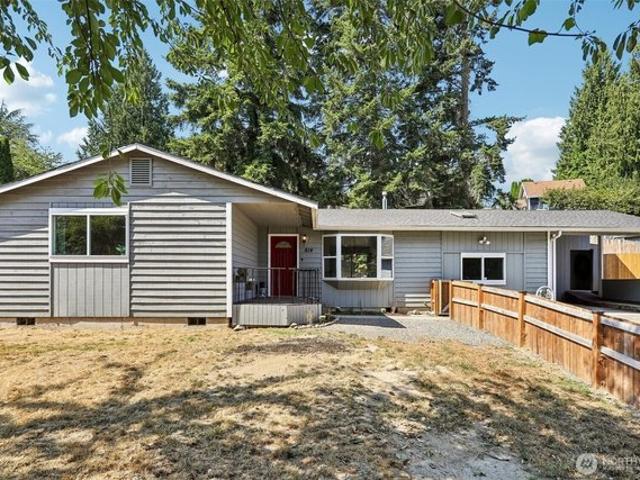 814 S Davies Rd, Lake Stevens, WA 98258